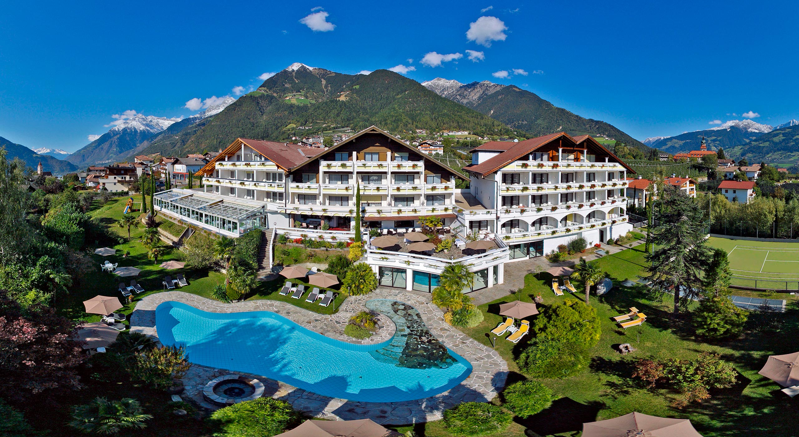 Hotel Dorf Tirol - 4 Sterne Hotel in Südtirol